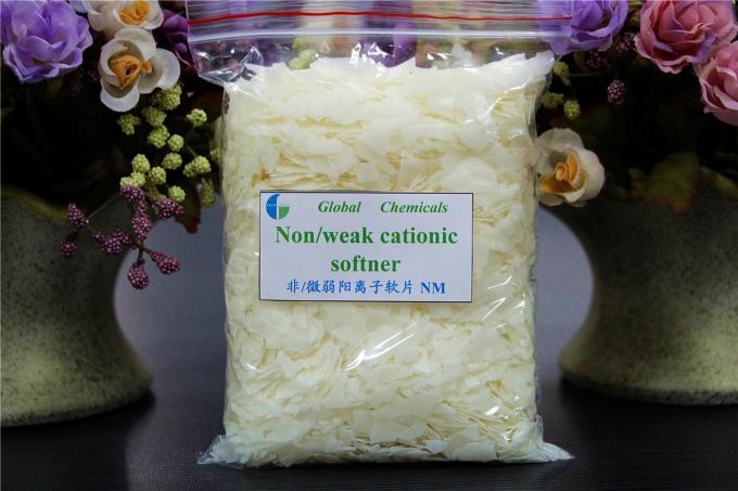 Hot Water Soluble Cationic Softener Flakes Fabric Pretreatment Chemicals
